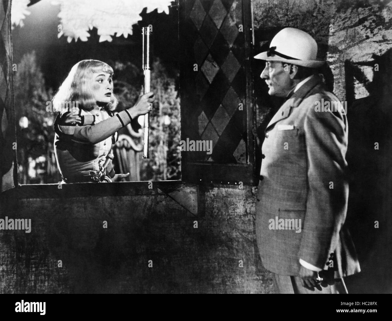 MIQUETTE ET SA MERE, (aka MIQUETTE), da sinistra, Daniele Delorme, Saturnin Fabre, 1950 Foto ...