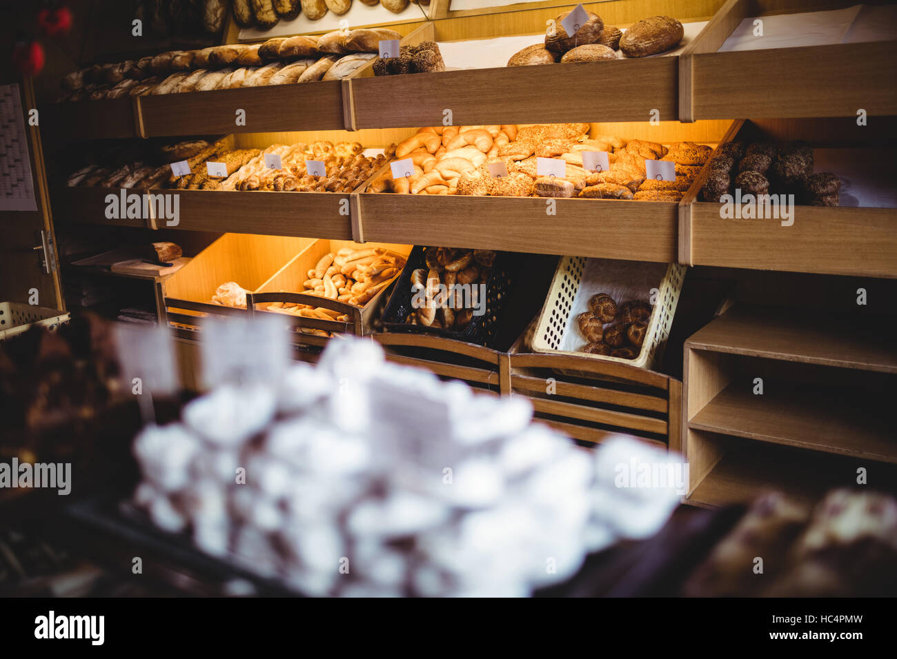 Bakery display immagini e fotografie stock ad alta risoluzione - Alamy