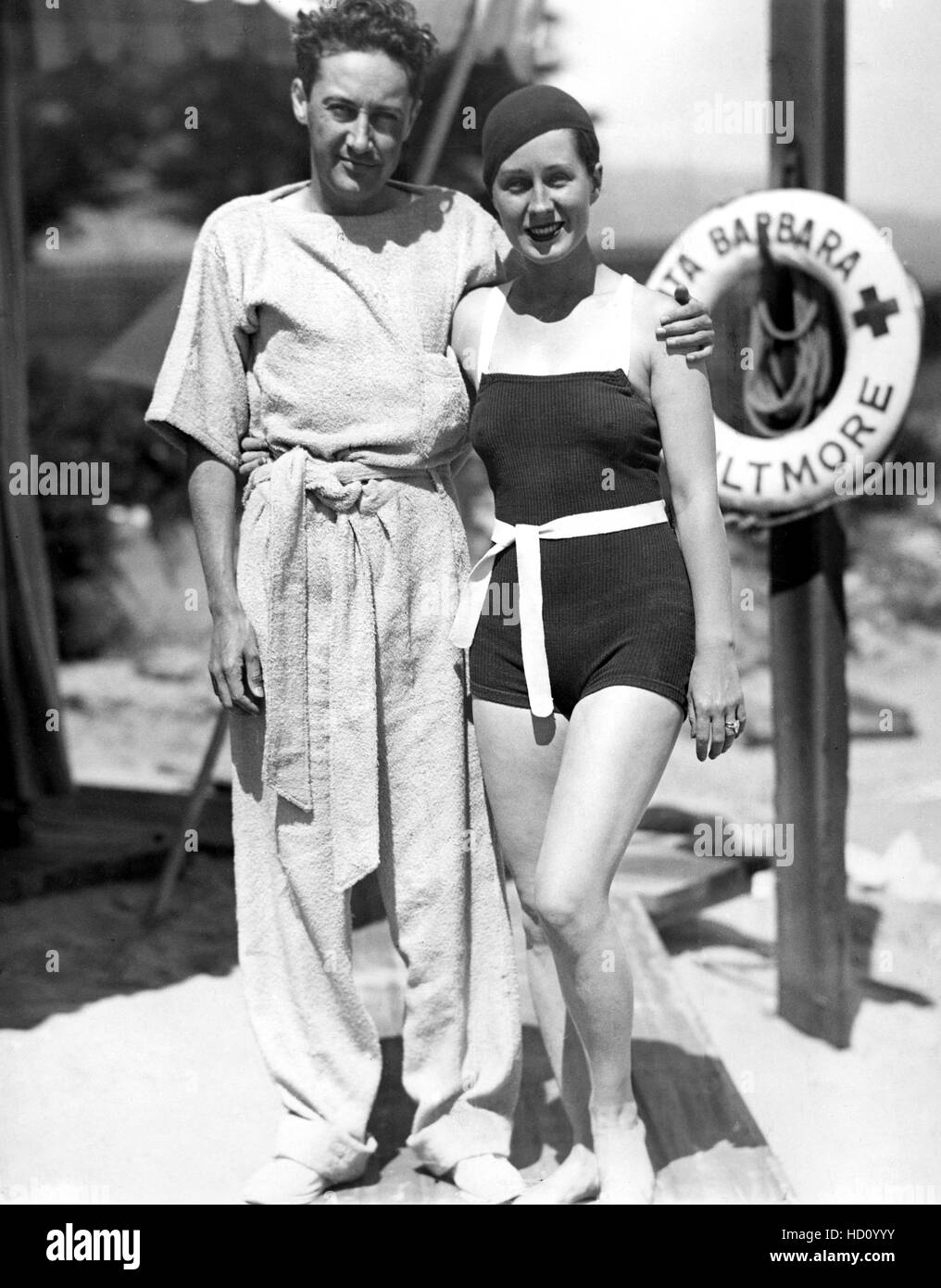 Irving Thalberg e la moglie di Norma Shearer sulla spiaggia vicino al ...