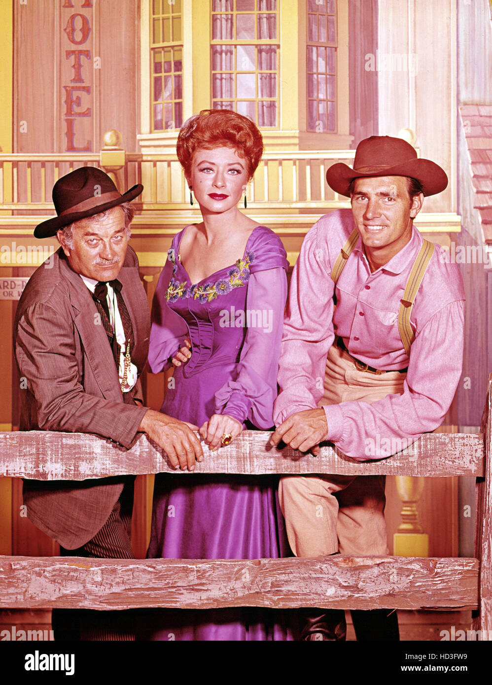 GUNSMOKE, Milburn Stone, Amanda Blake, Dennis Weaver, 1955-1975 Foto ...