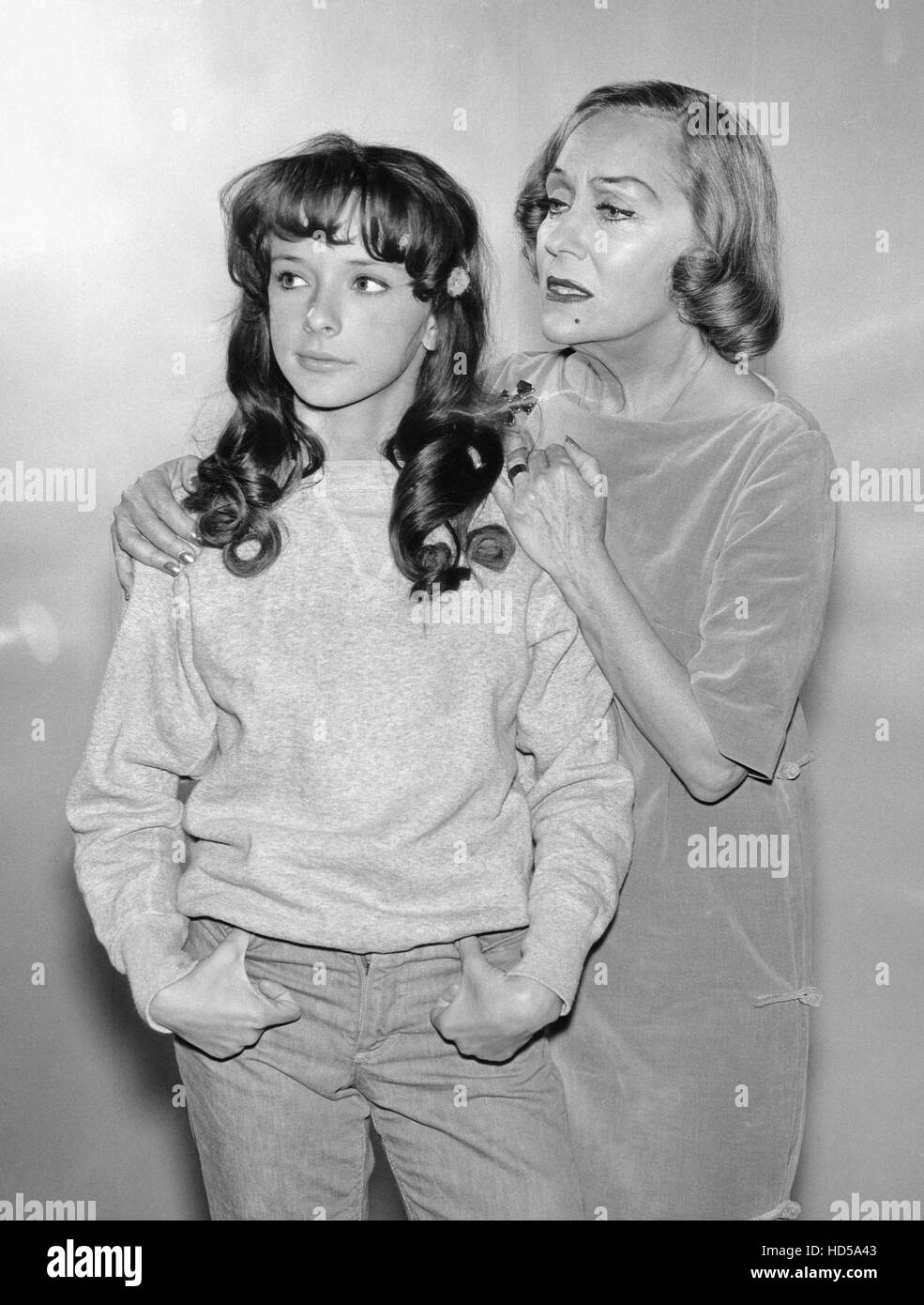 KRAFT SUSPENSE THEATRE, Brenda Scott, Gloria Swanson (r.), 'Chi è ...