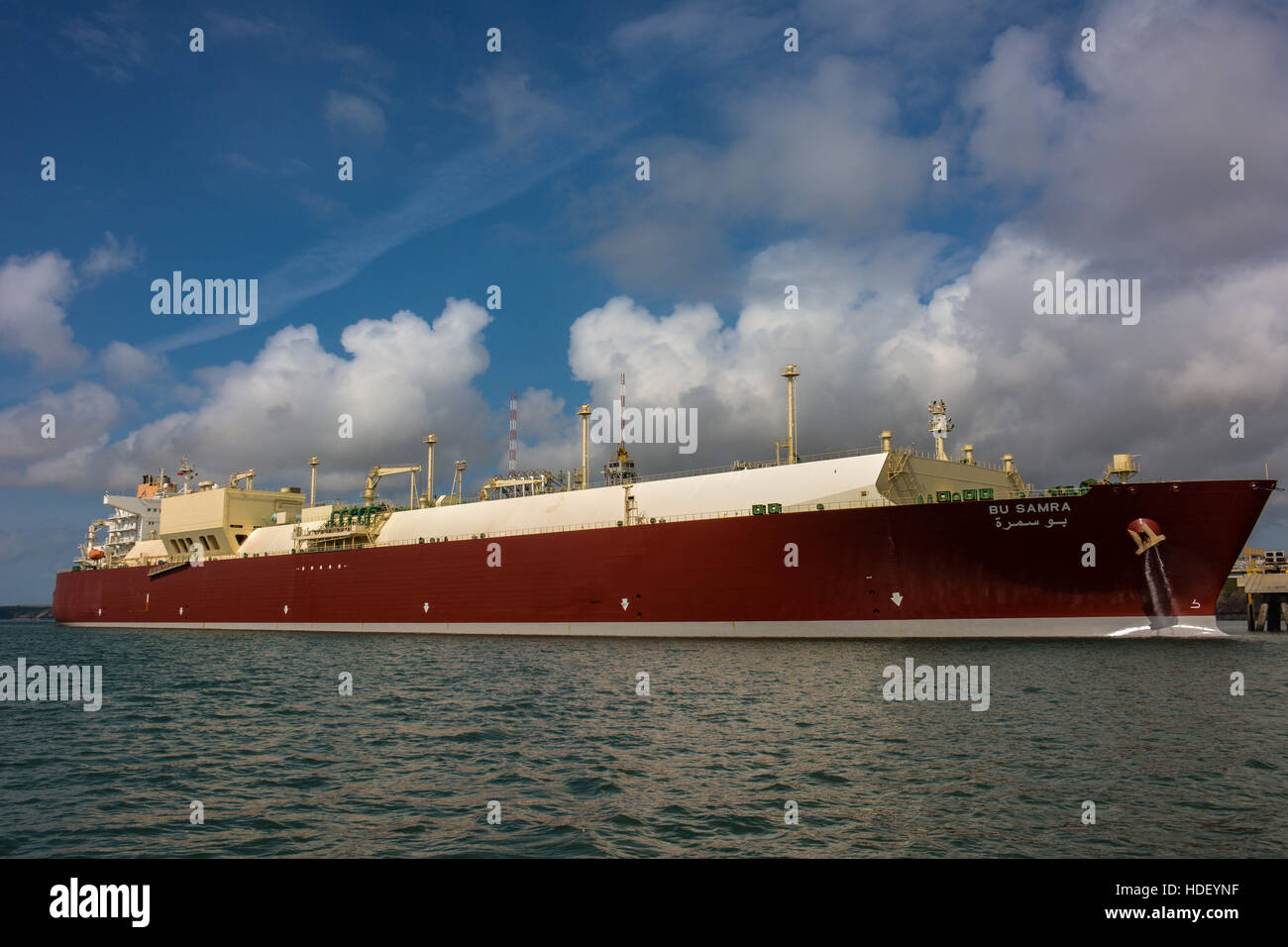 Lng super petroliera bu samra immagini e fotografie stock ad alta ...