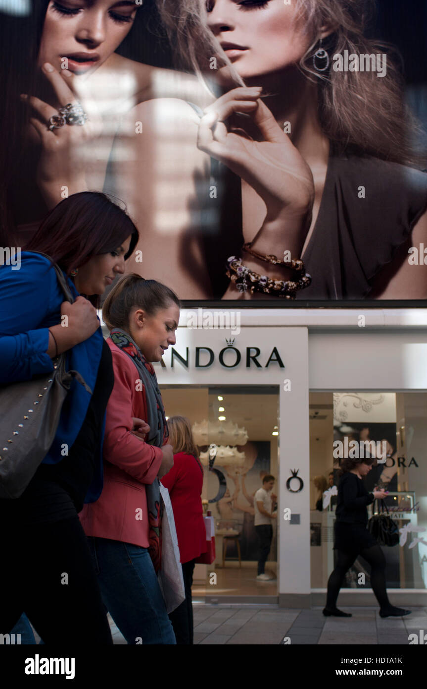 Pandora irlanda immagini e fotografie stock ad alta risoluzione - Alamy