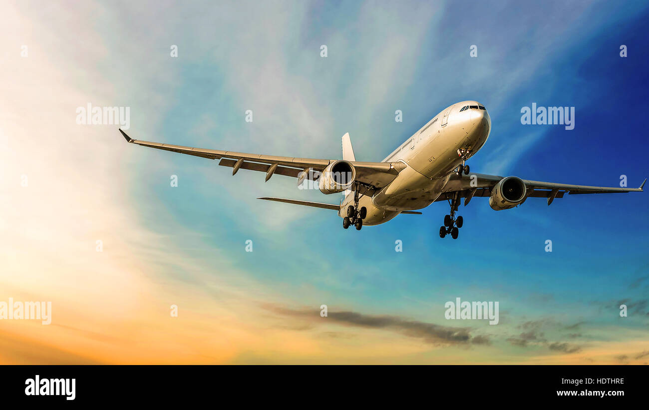 Scendere aereo immagini e fotografie stock ad alta risoluzione - Alamy