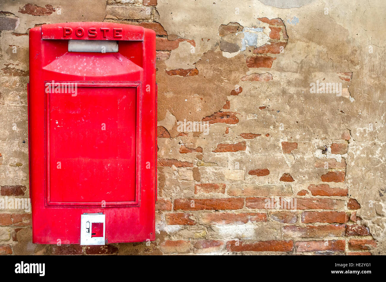 Cassetta postale italia immagini e fotografie stock ad alta risoluzione ...