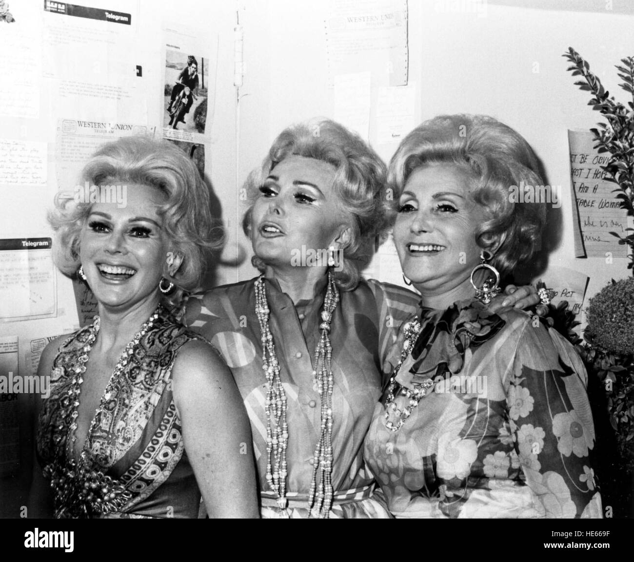 ZSA ZSA GABOR (nato Sari Gabor, 6 febbraio 1917 - 18 dicembre 2016) era ...