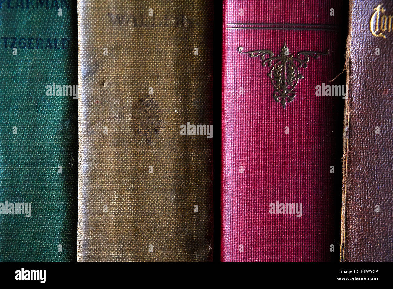 Copertine colorate immagini e fotografie stock ad alta risoluzione - Alamy