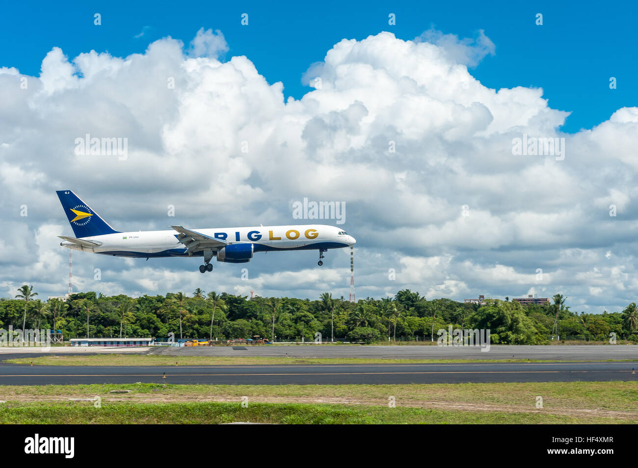 Aereo che atterra immagini e fotografie stock ad alta risoluzione - Alamy