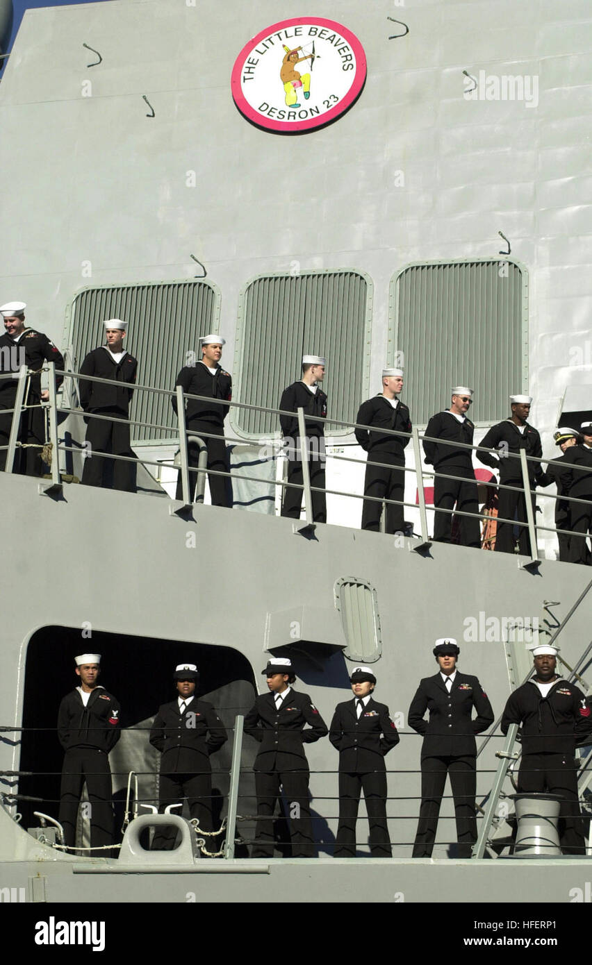 050201-N-7949W-002 San Diego, California (Feb. 1, 2005) - velisti ...