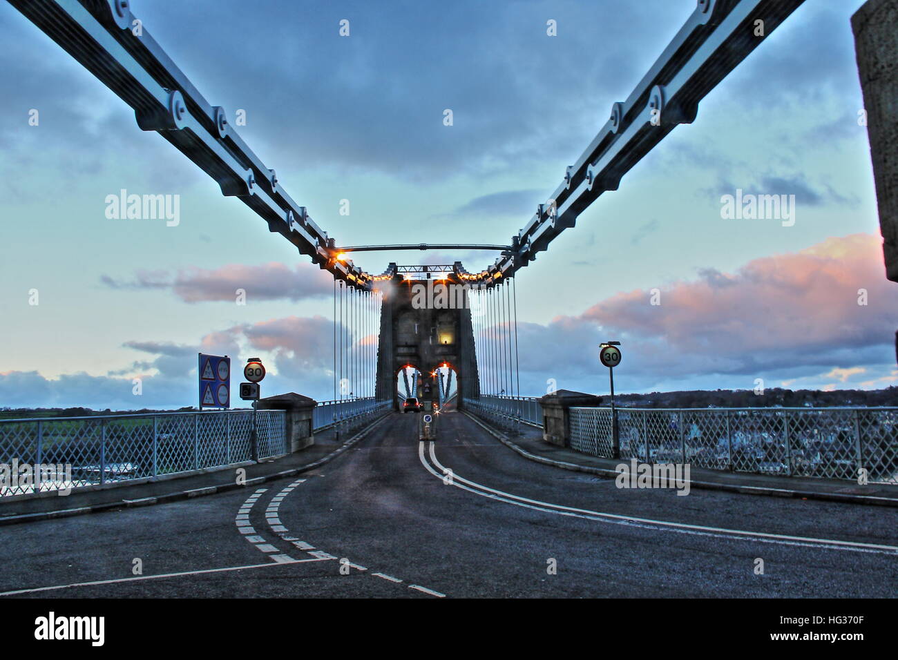 Ponte menai al tramonto immagini e fotografie stock ad alta risoluzione ...