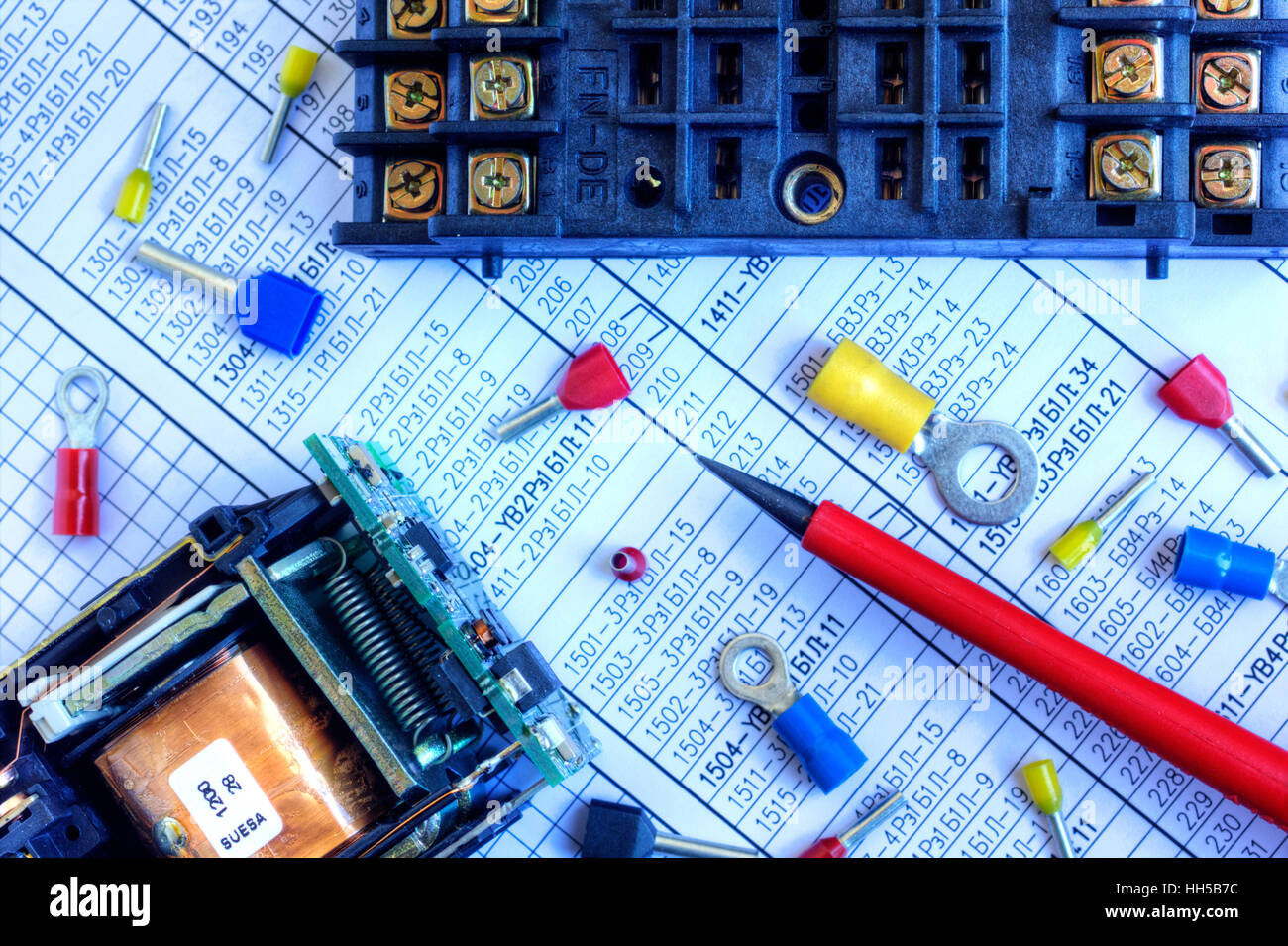 Componenti elettrici immagini e fotografie stock ad alta risoluzione ...