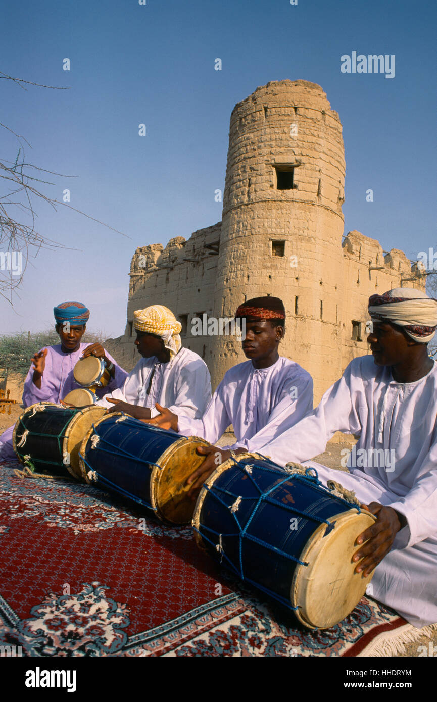 Tamburi arabi immagini e fotografie stock ad alta risoluzione - Alamy