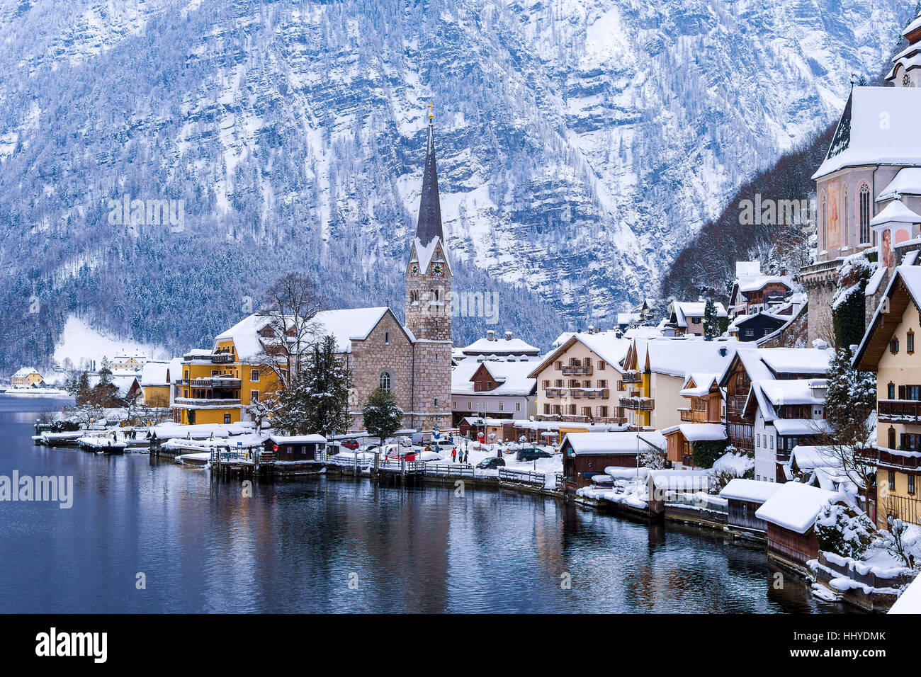Hallstatt e Hallstatterr vedere Montagna Lago inverno vista Giorno ...