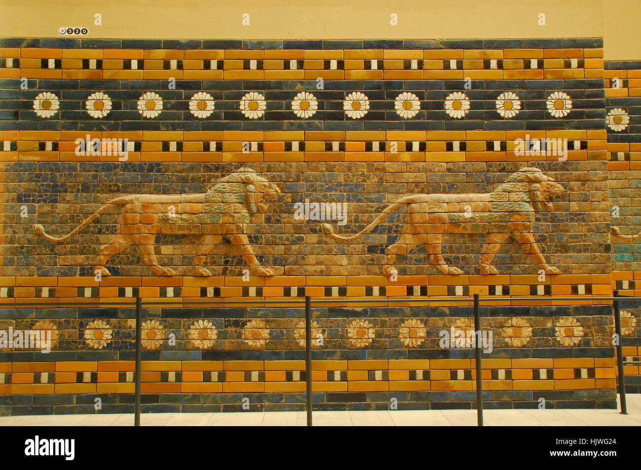 Ishtar Gate modo processionale Pergamon museum, il Museo Island ...
