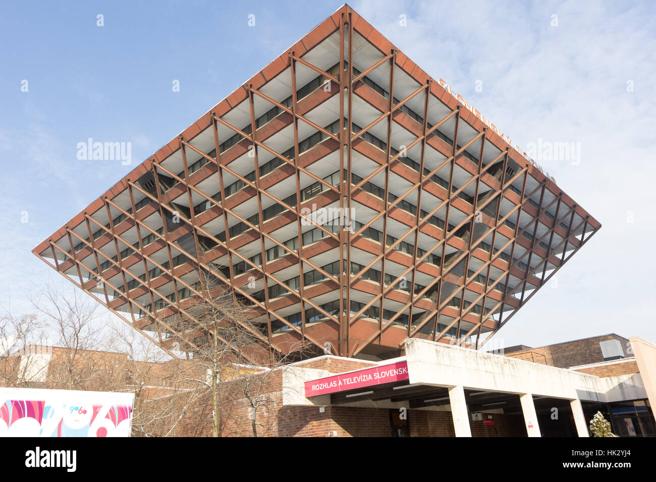 Piramide rovesciata immagini e fotografie stock ad alta risoluzione - Alamy