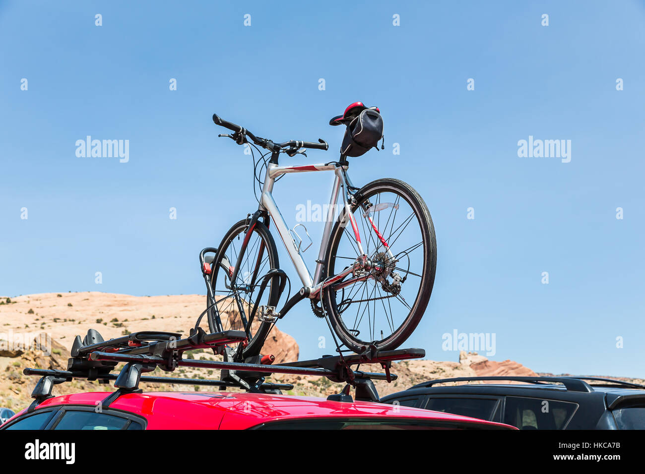 Tetto dell'auto della bici immagini e fotografie stock ad alta ...