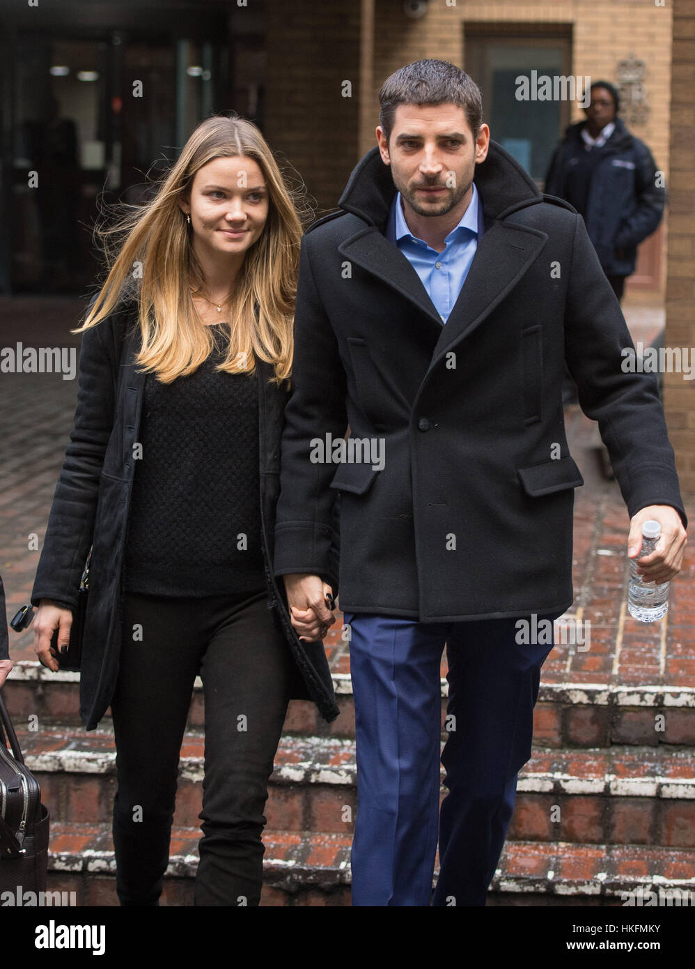 Carl Hirschmann lascia Southwark Crown Court con il fidanzato Fiammetta ...