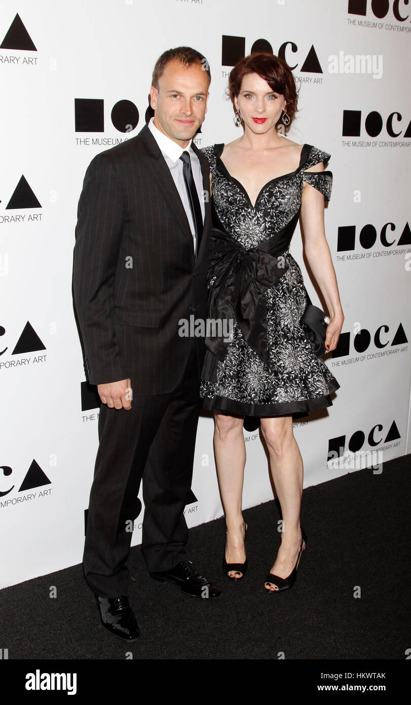 Jonny Lee Miller e sua moglie, Michele Hicks, frequentare l annuale ...