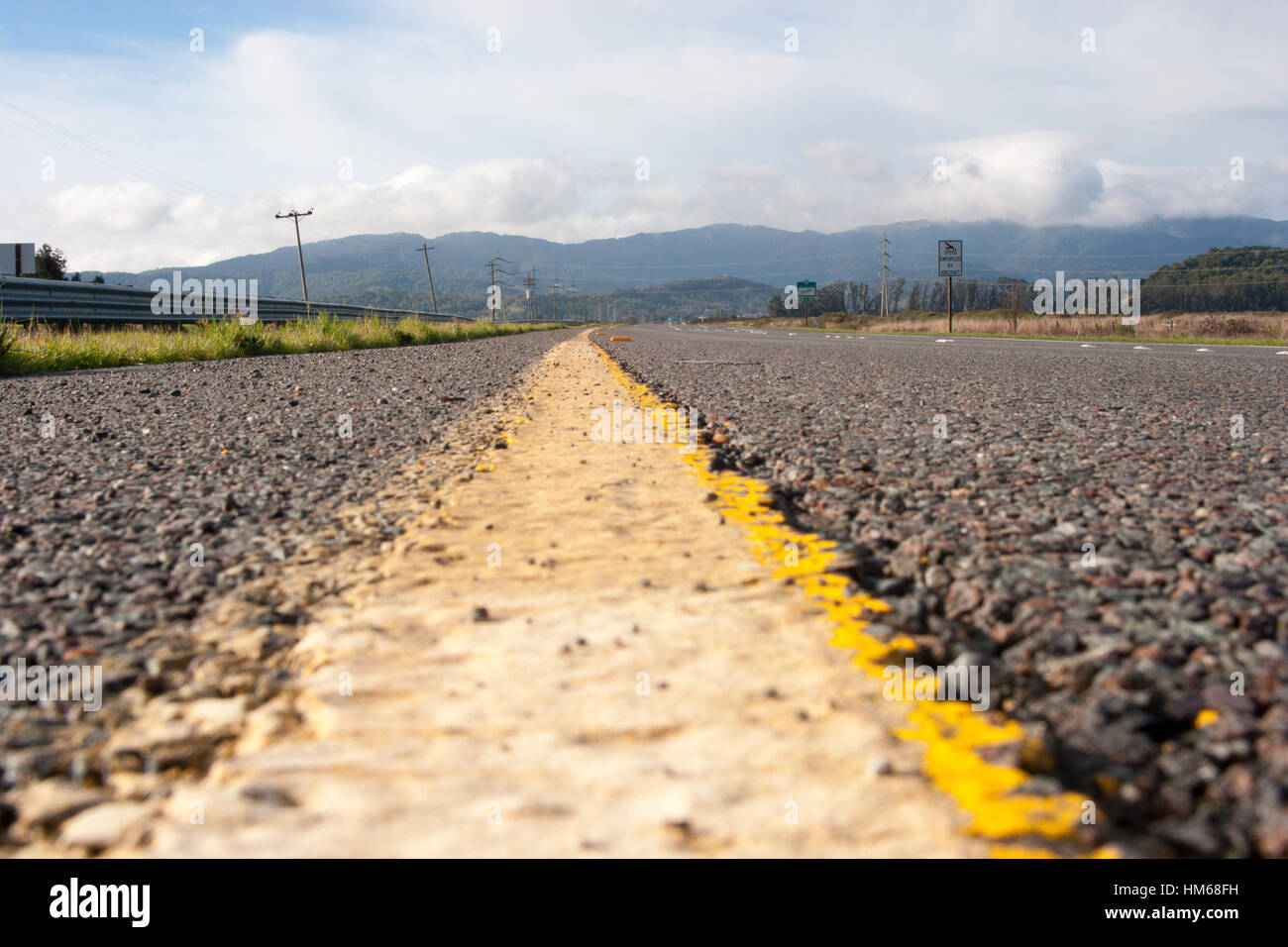Linee sulla strada immagini e fotografie stock ad alta risoluzione - Alamy