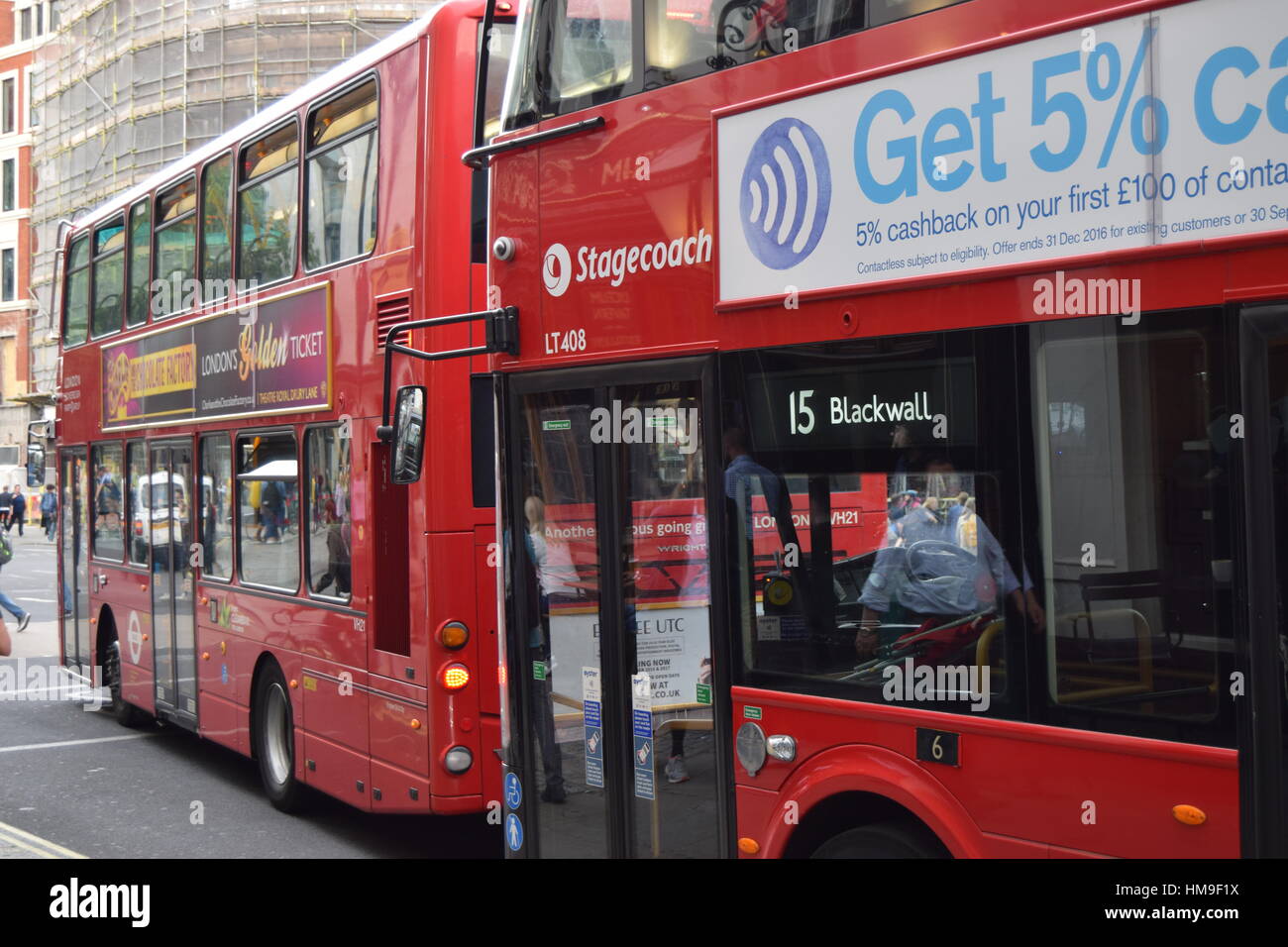 Coda dell'autobus londra immagini e fotografie stock ad alta risoluzione - Alamy