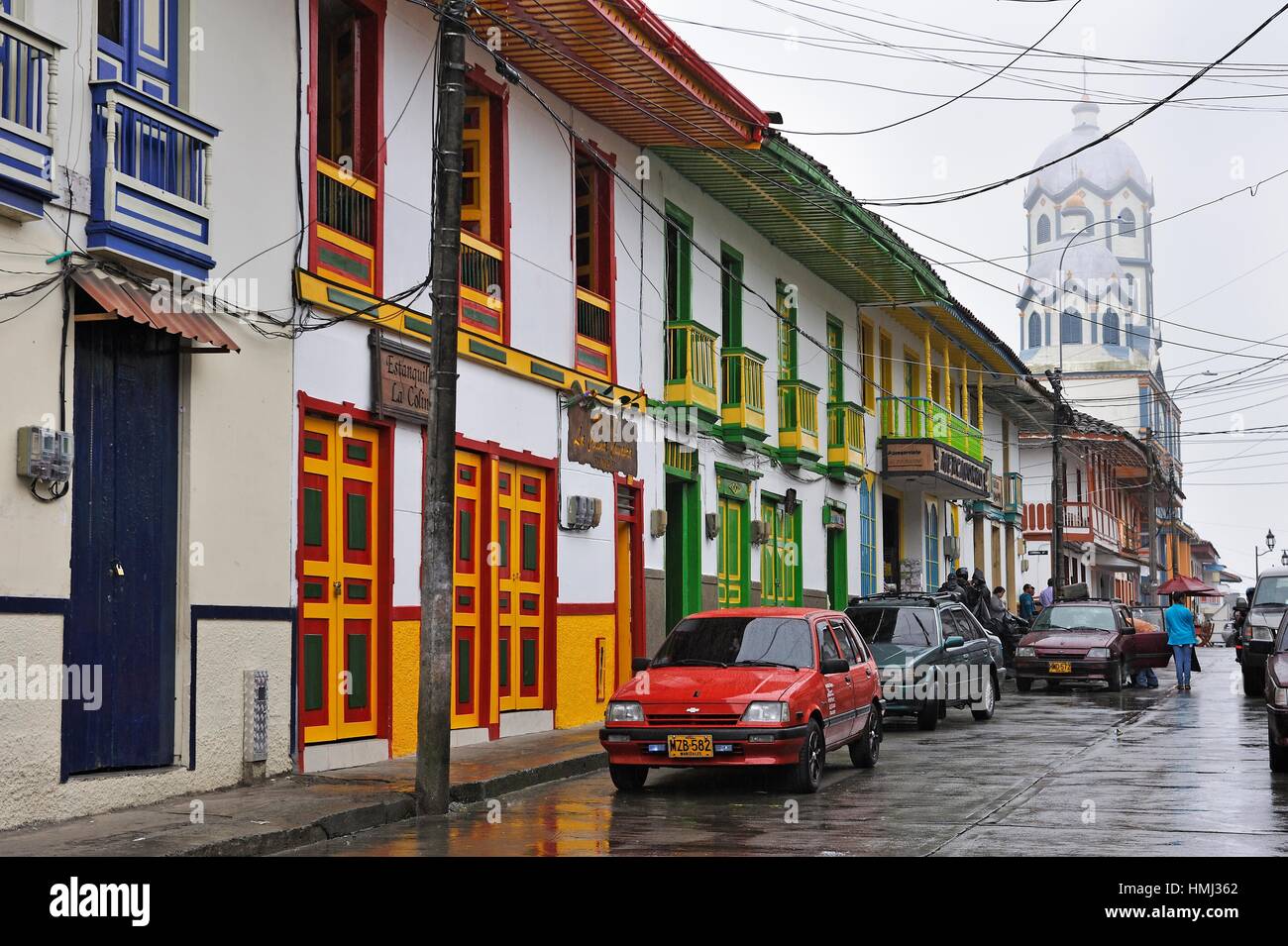 Colored facades immagini e fotografie stock ad alta risoluzione - Alamy