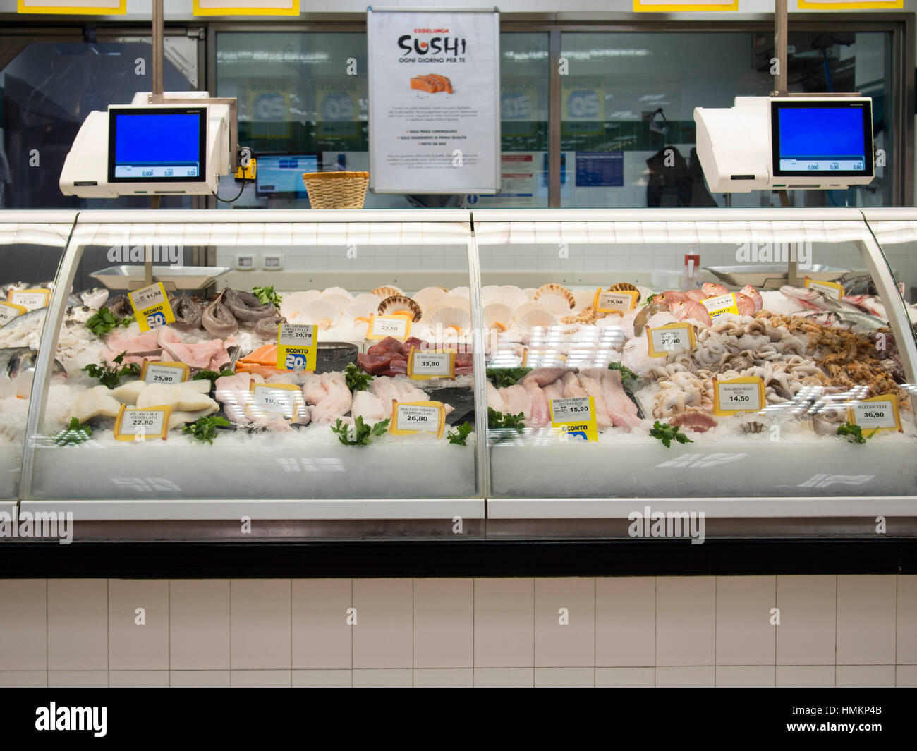 Esselunga spa immagini e fotografie stock ad alta risoluzione - Alamy