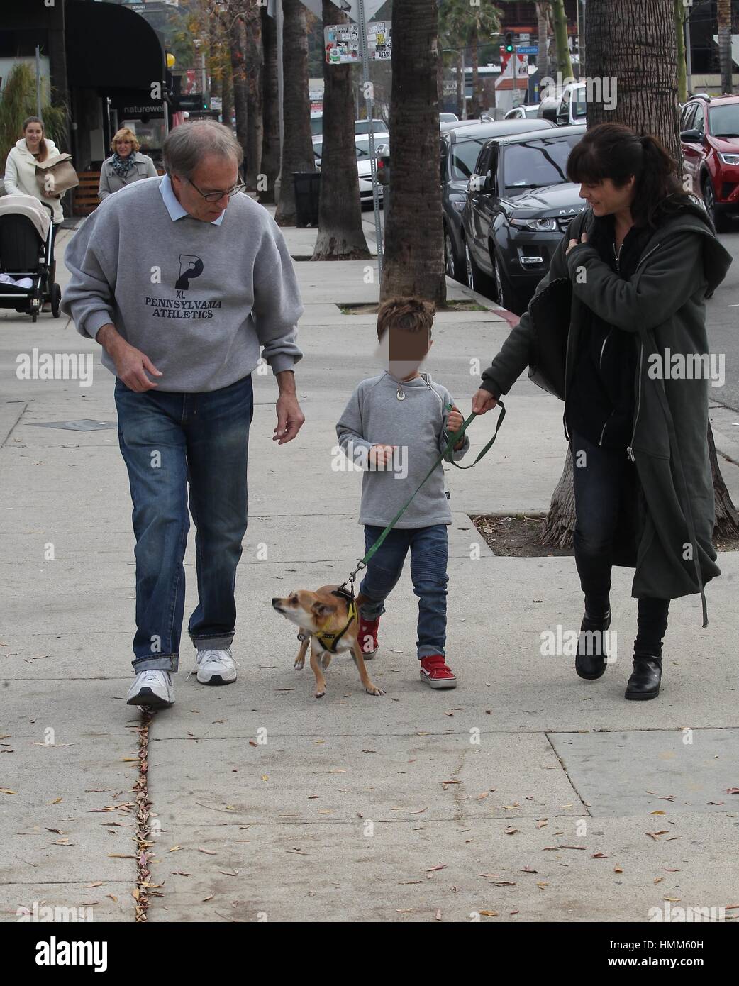Selma Blair e suo figlio Arthur ha adottato un nuovo cane in Studio ...