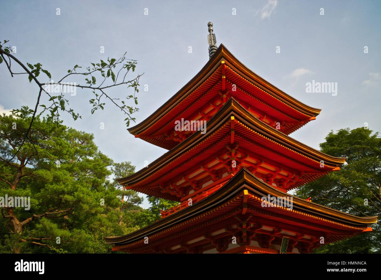 Tempio a tre livelli immagini e fotografie stock ad alta risoluzione ...