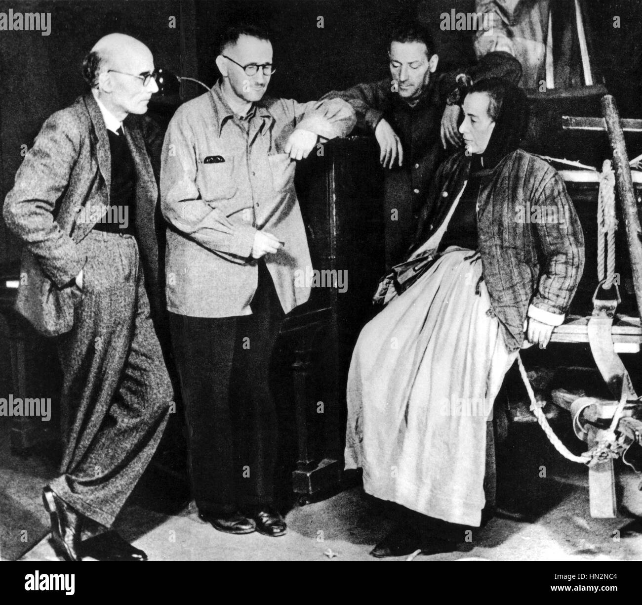 Madre coraggio brecht immagini e fotografie stock ad alta risoluzione ...