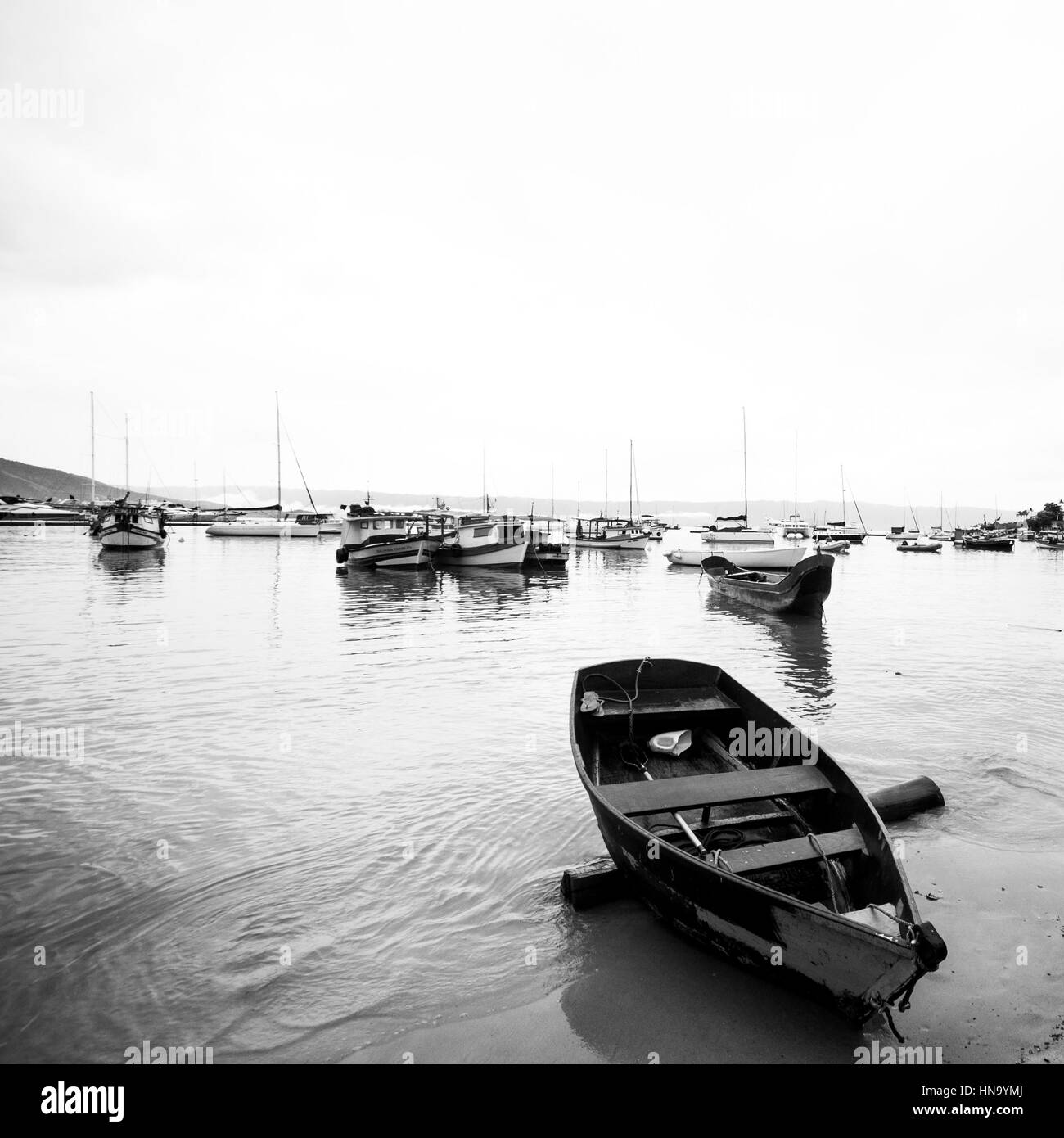 Barche Sulla Spiaggia Foto e Immagini Stock in Bianco e Nero - Alamy