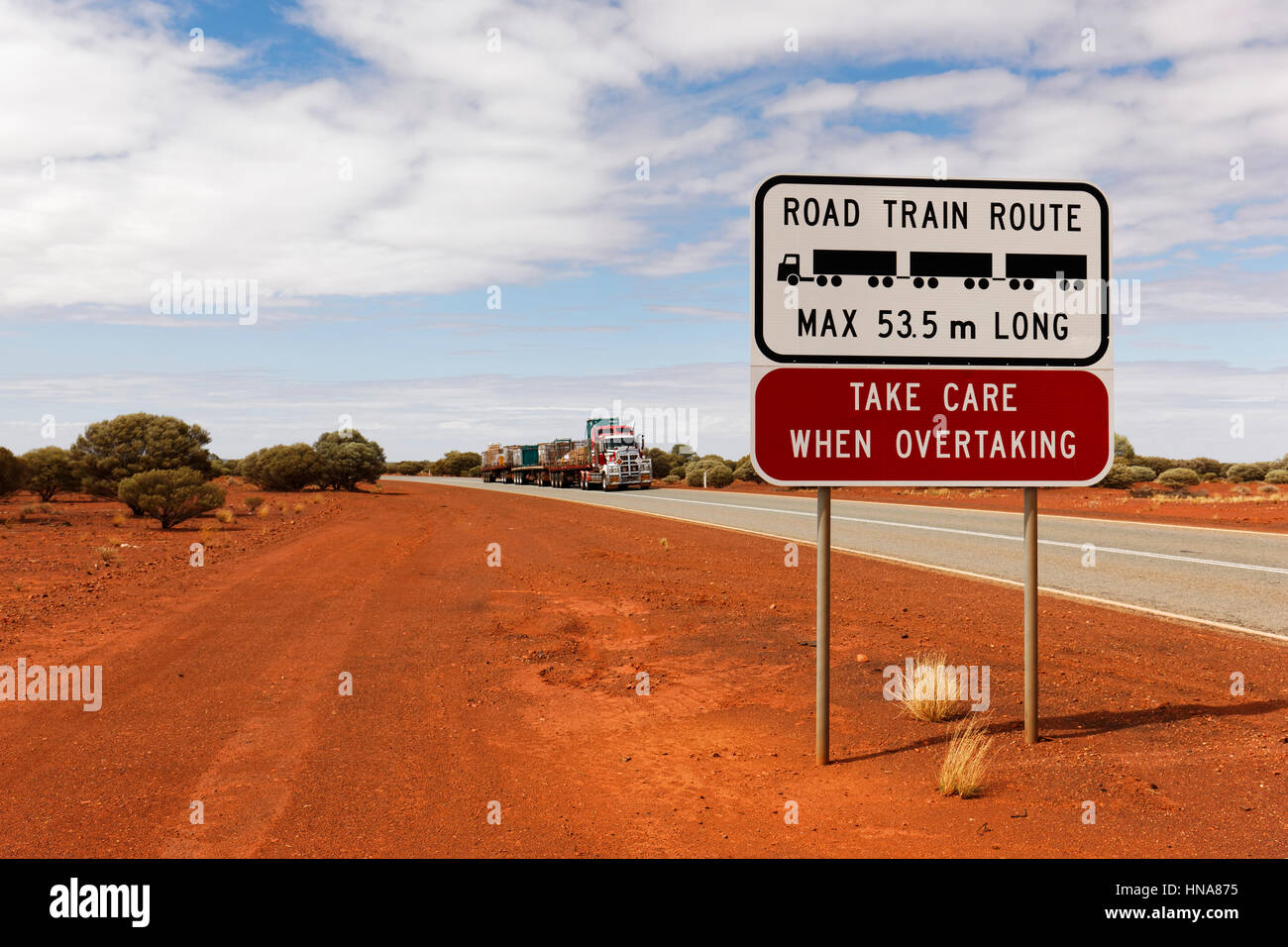 Australian outback highway sign immagini e fotografie stock ad alta ...