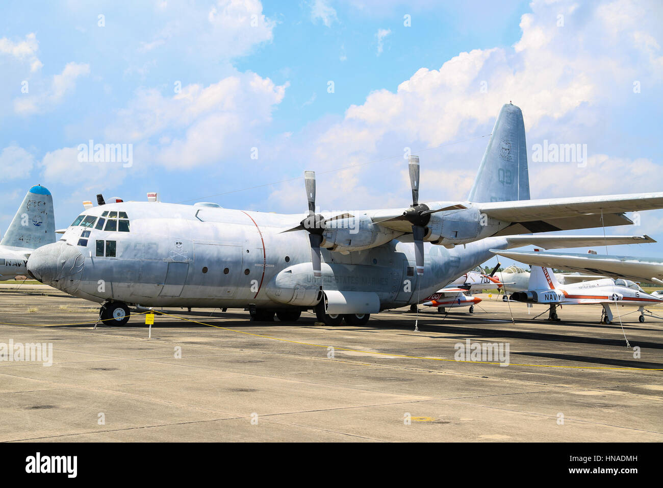 Lockheed c 130 hercules aereo da trasporto militare immagini e ...