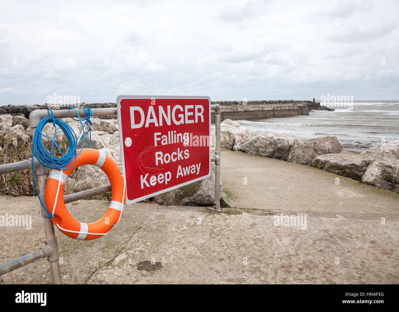 Segnaletica del villaggio di staithes immagini e fotografie stock ad ...