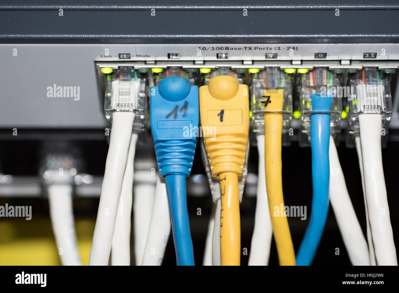 Router switch immagini e fotografie stock ad alta risoluzione - Alamy