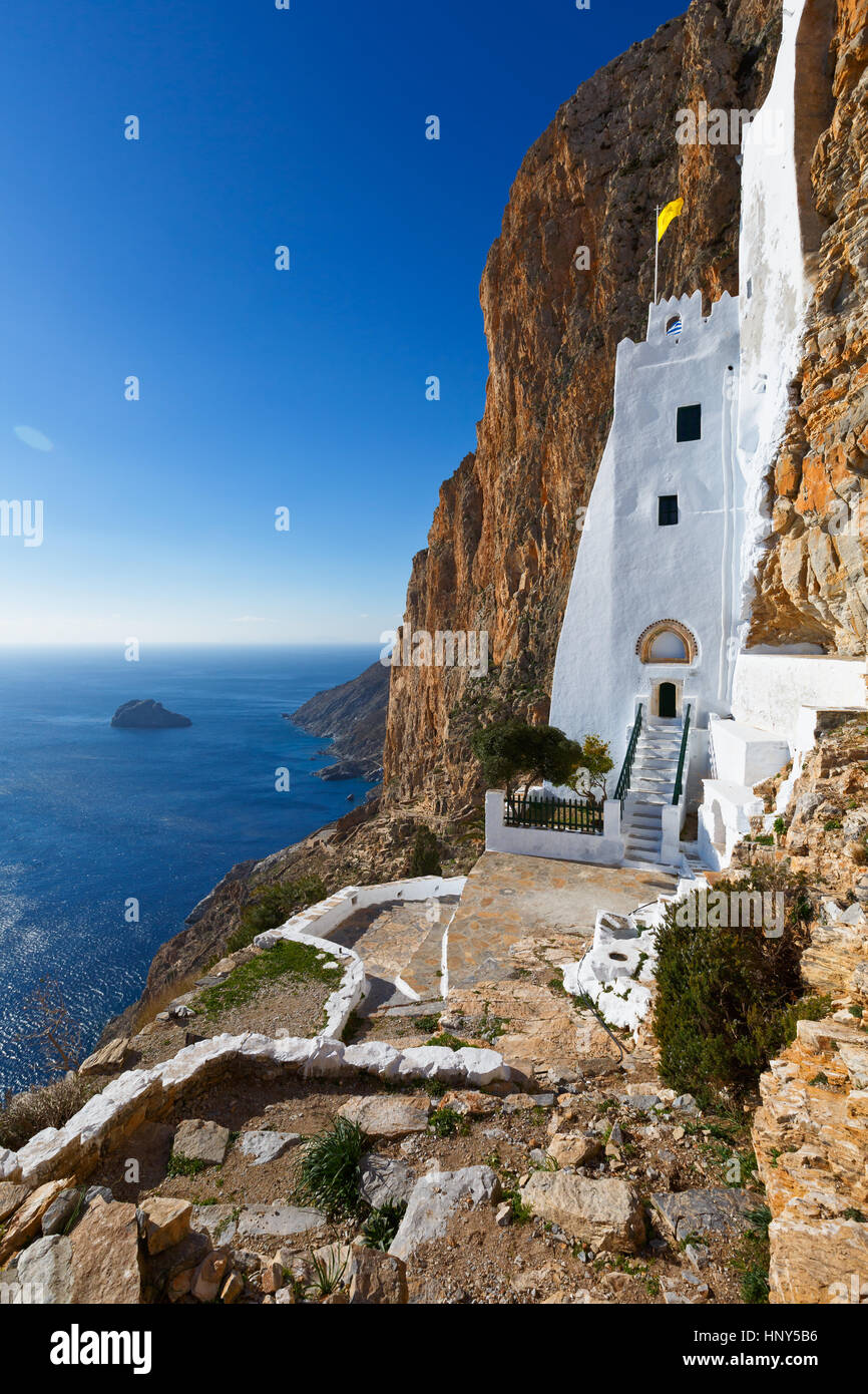 Il famoso monastero sull isola di Amorgos in Grecia Foto stock - Alamy