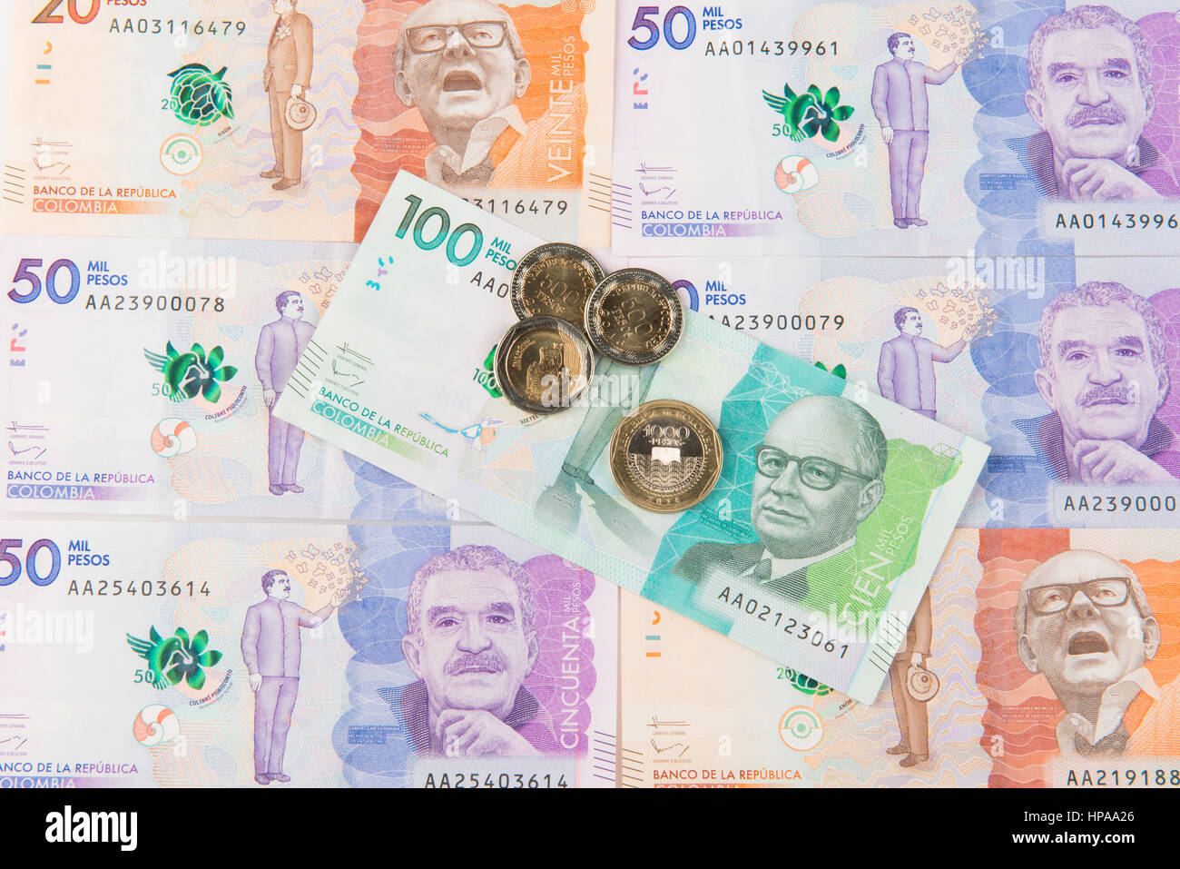 Moneta del peso colombiano immagini e fotografie stock ad alta ...