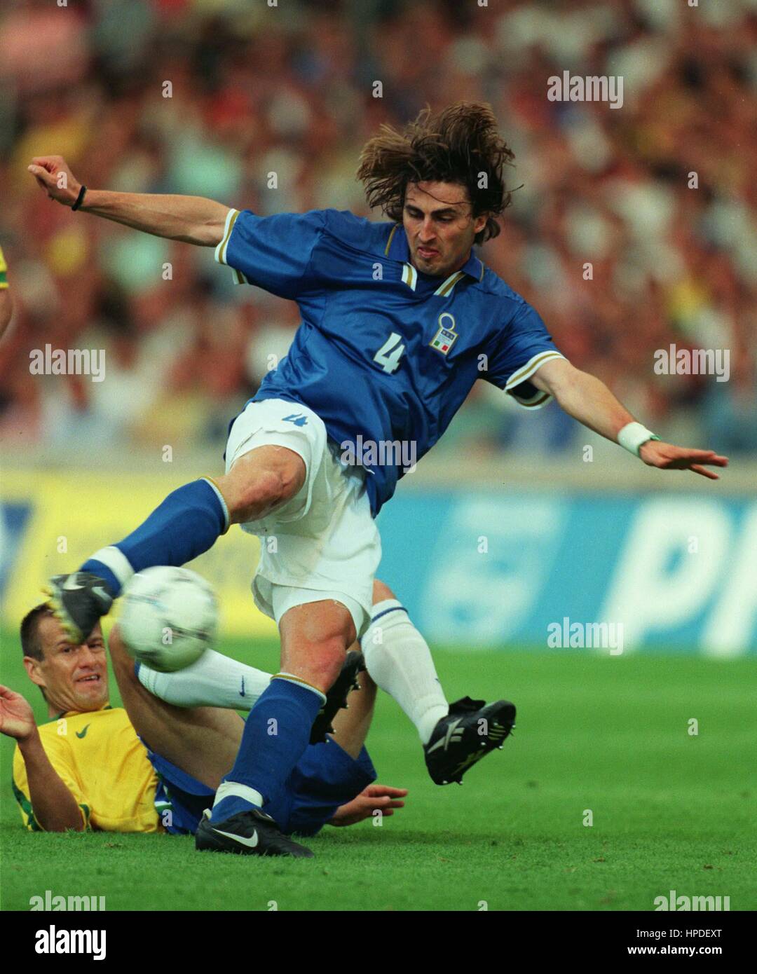 Dino baggio immagini e fotografie stock ad alta risoluzione - Alamy