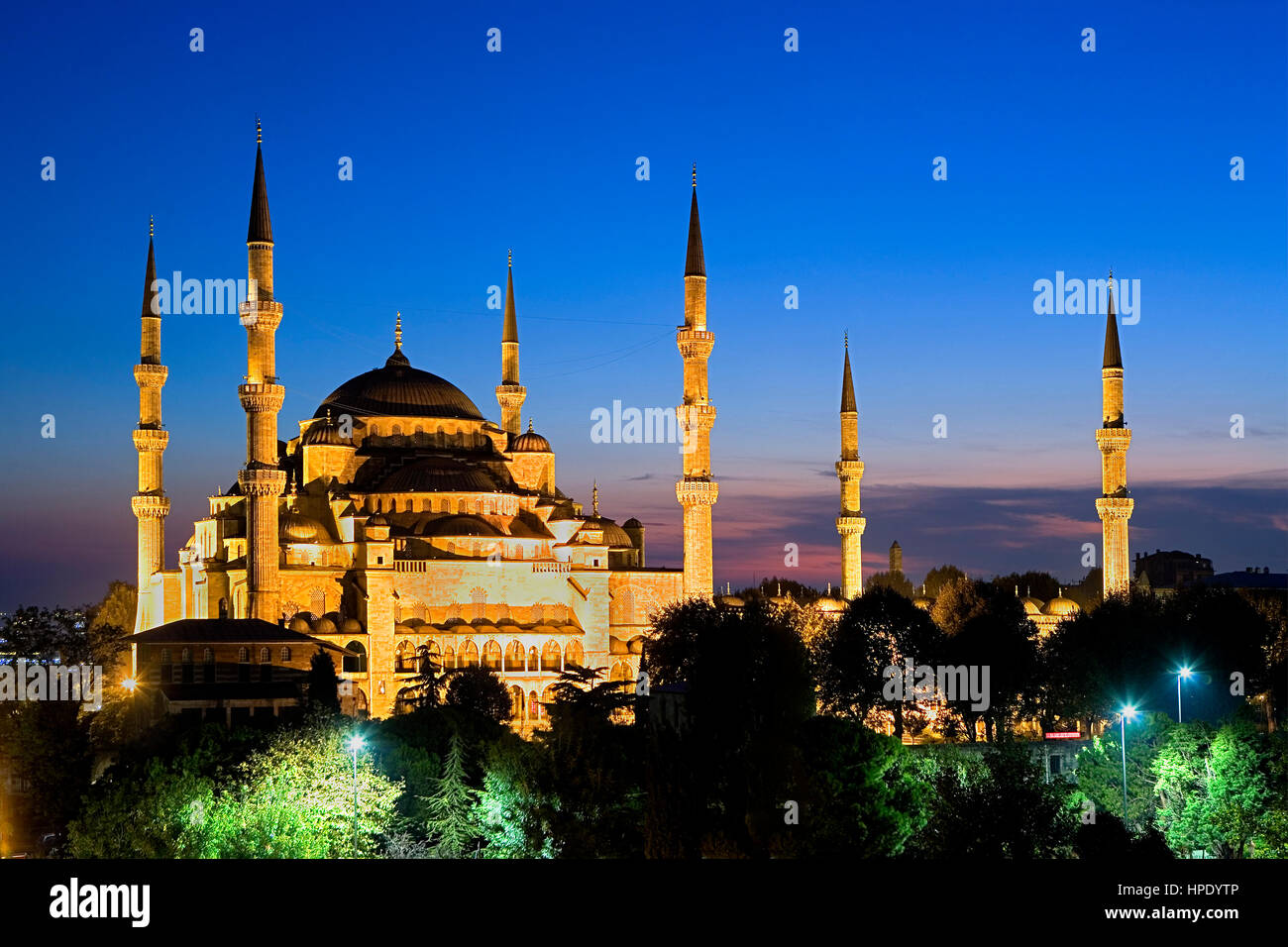 Sultanahmet camii blaue moschee mit touristen immagini e fotografie ...