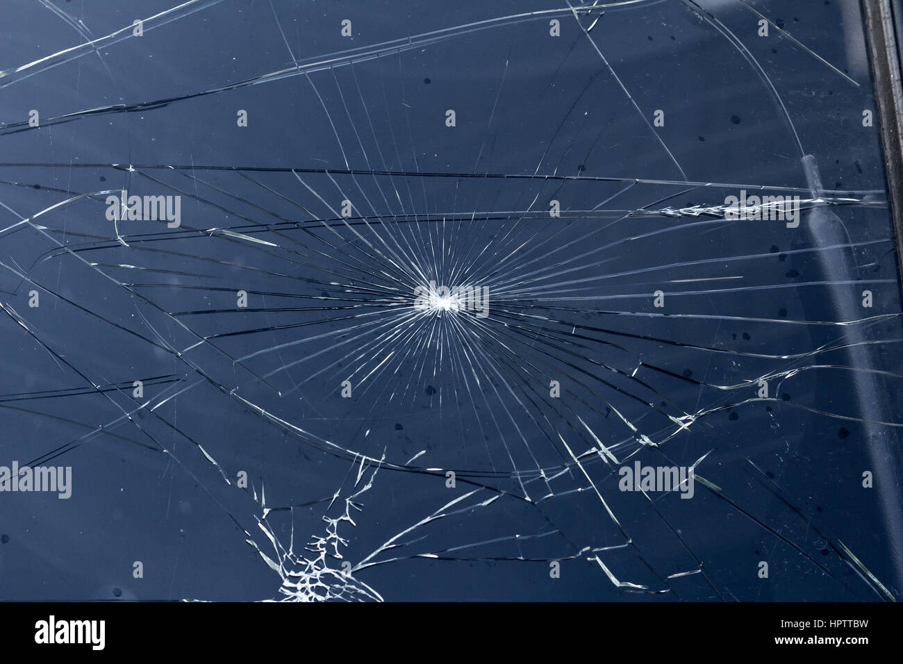 Auto di vetro rotto immagini e fotografie stock ad alta risoluzione - Alamy