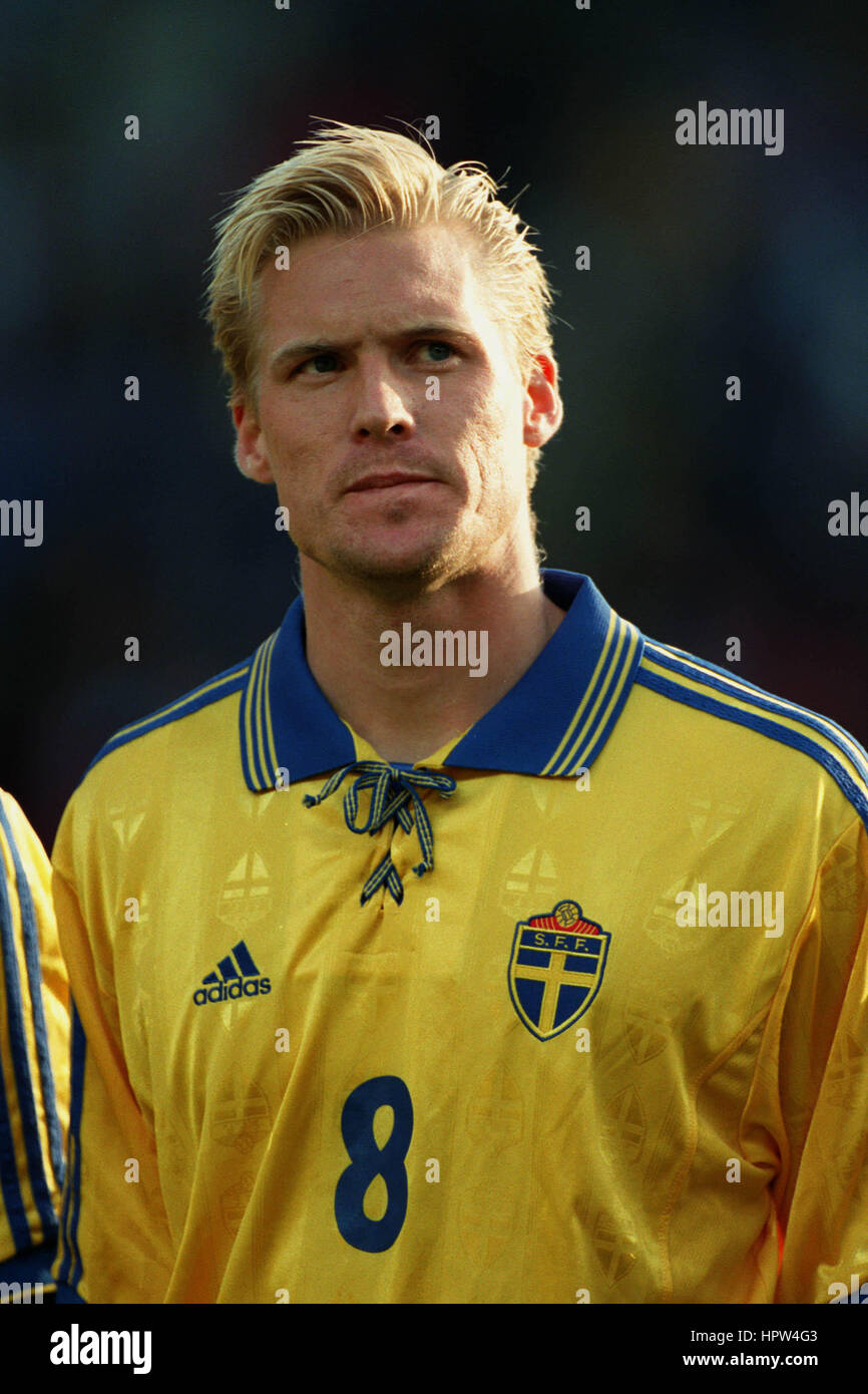 JOHAN MJALLBY SVEZIA & AIK 07 Settembre 1998 Foto stock - Alamy