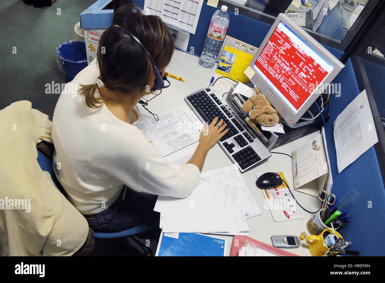 Milan italy call center dhl courier immagini e fotografie stock ad alta ...