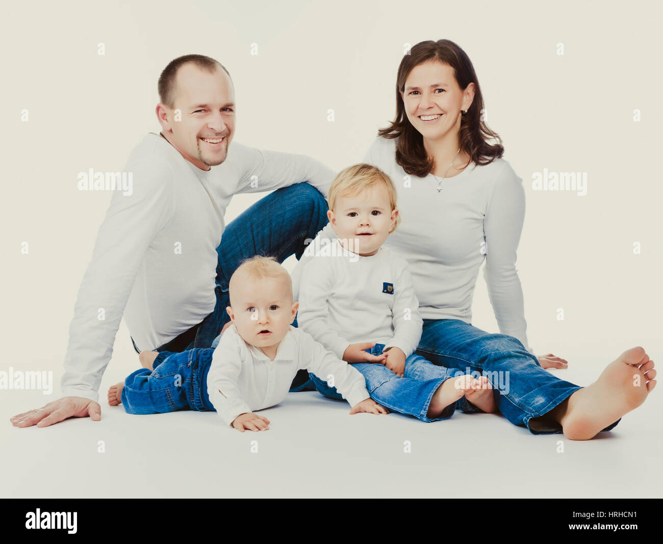 Familie mutter vater sohn tochter schwester bruder immagini e ...