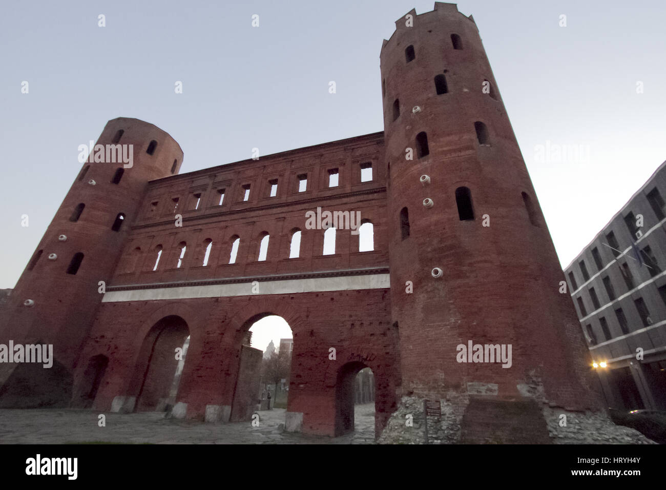 144 Porta Palatina simbolo di Torino = Porta Palatina simbolo di Torino ...