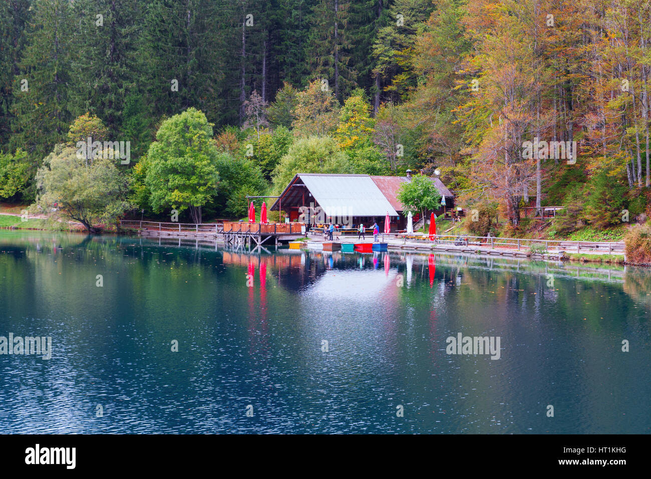 Lago laghi di fusine italia immagini e fotografie stock ad alta ...