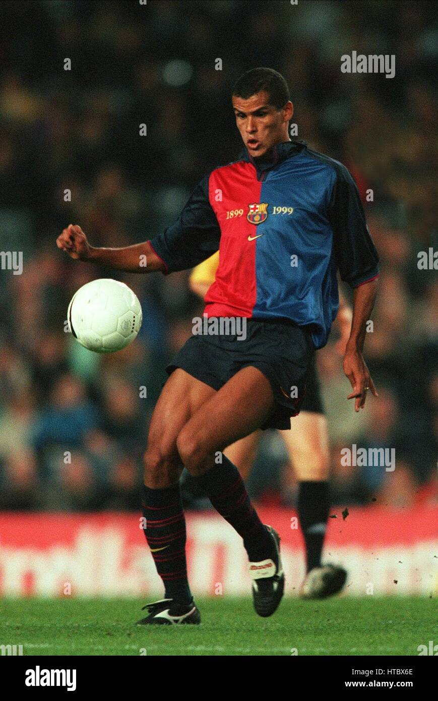Rivaldo barcellona 1999 immagini e fotografie stock ad alta risoluzione ...