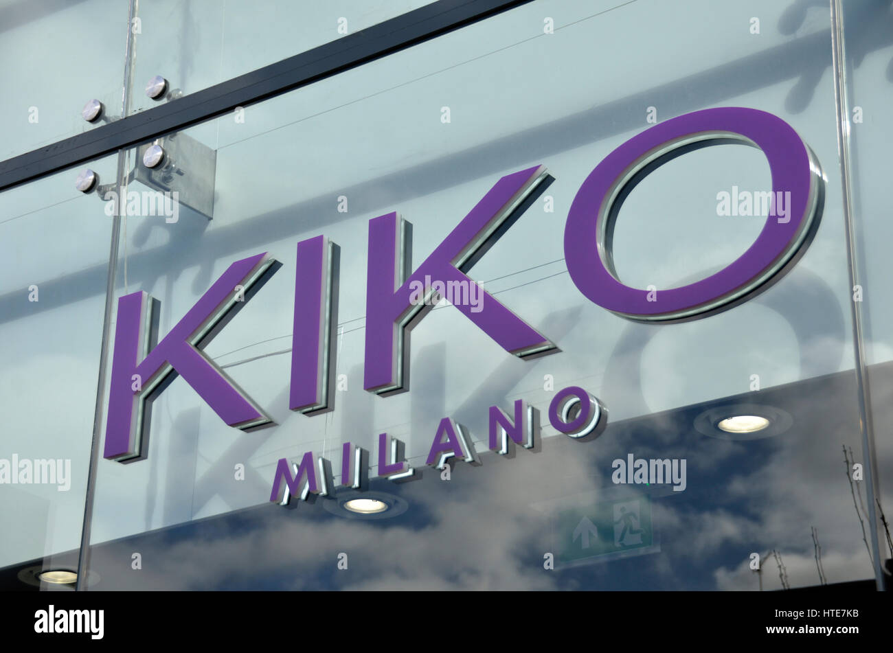 Logo kiko immagini e fotografie stock ad alta risoluzione - Alamy