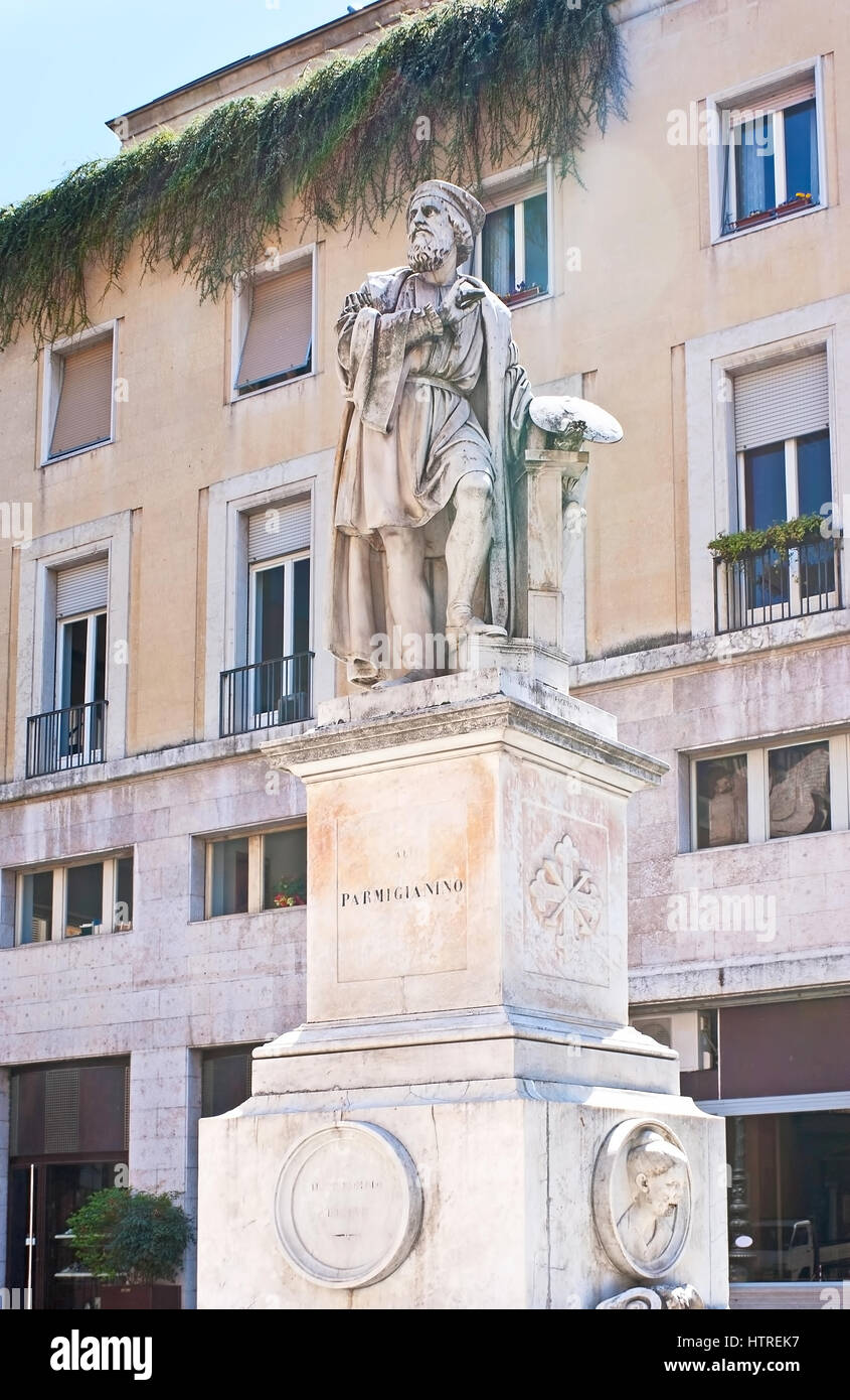 Statua di girolamo francesco maria mazzola immagini e fotografie stock ...