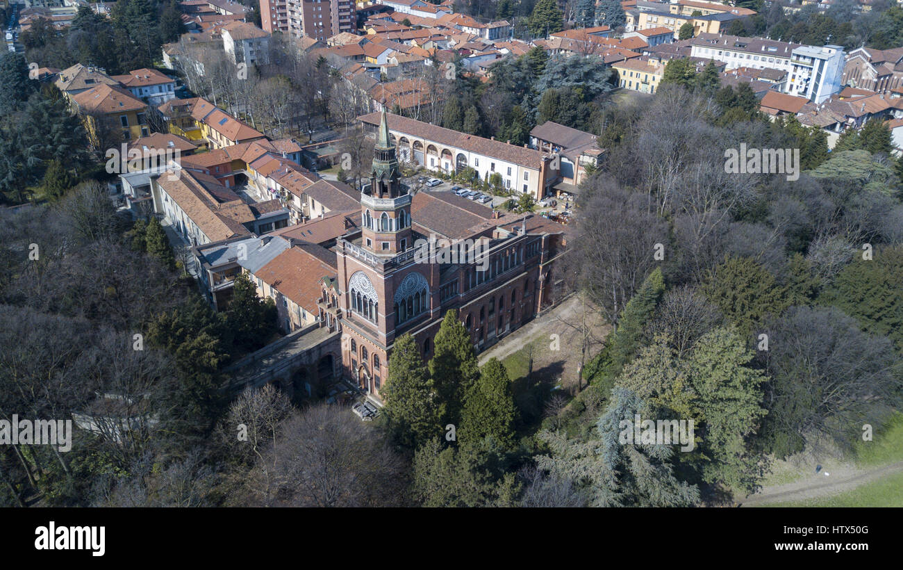 Torre neogotico di Desio, un ex convento francescano, Vista panoramica ...