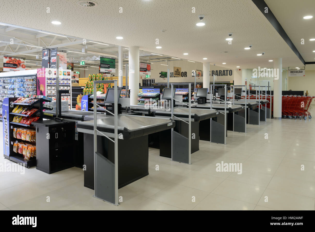 Supermercato vuoto immagini e fotografie stock ad alta risoluzione - Alamy