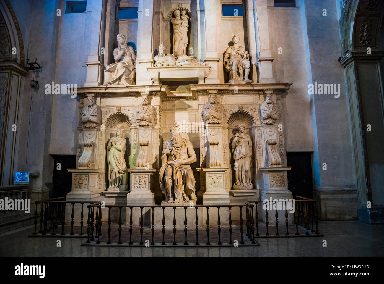 Il Mosè è una scultura da Italian High Renaissance artista Michelangelo ...